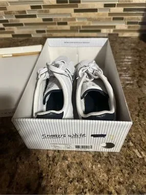 Tommy Hilfiger | Shoes | Tommy Hilfiger White Sneakers With Navy Heel ...